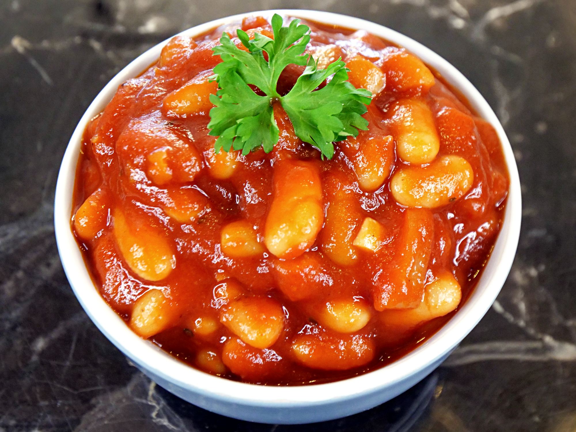 Fasolka w sosie pomidorowym