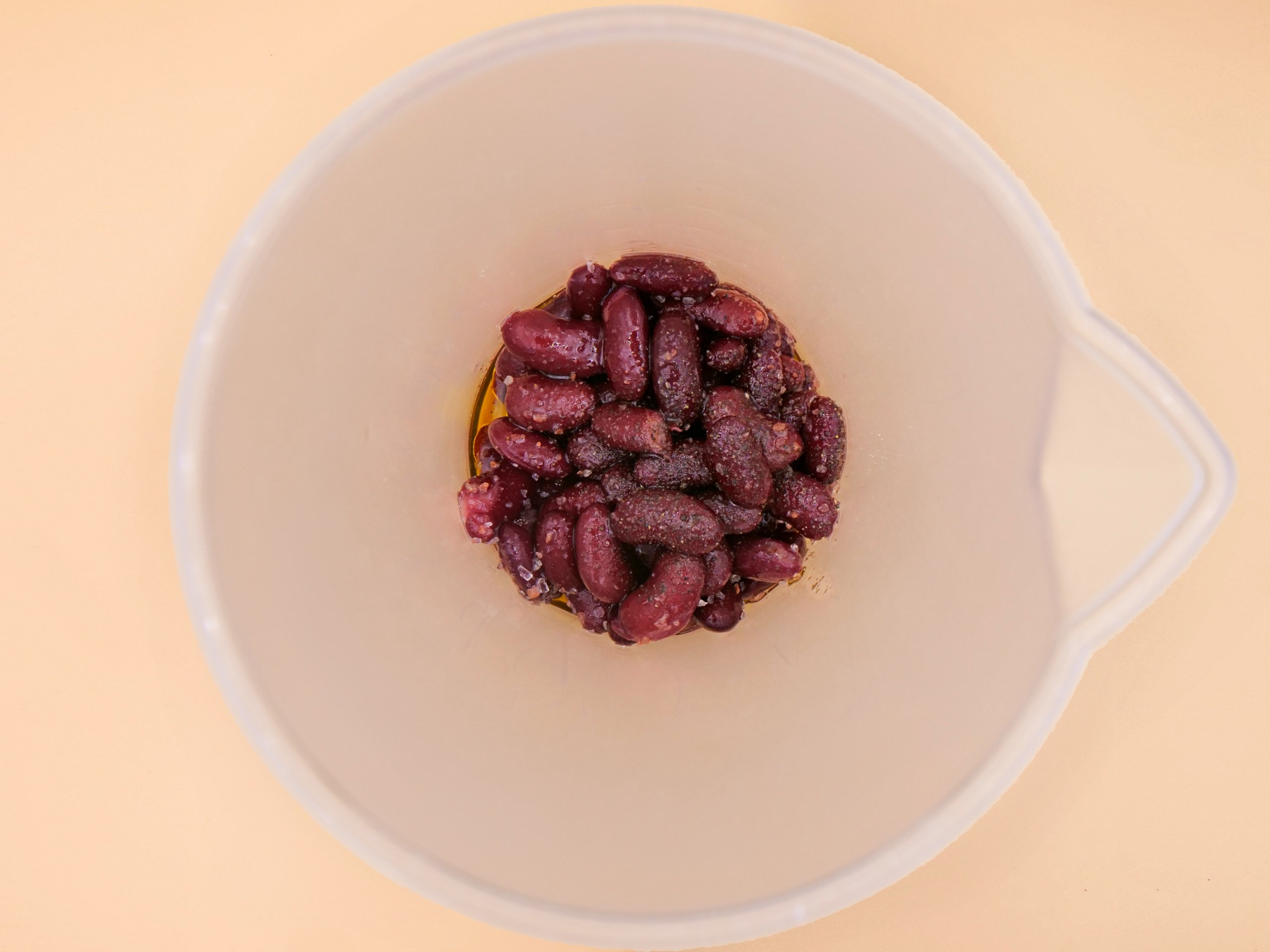 Pasta z czerwonej fasoli i oleju lnianego