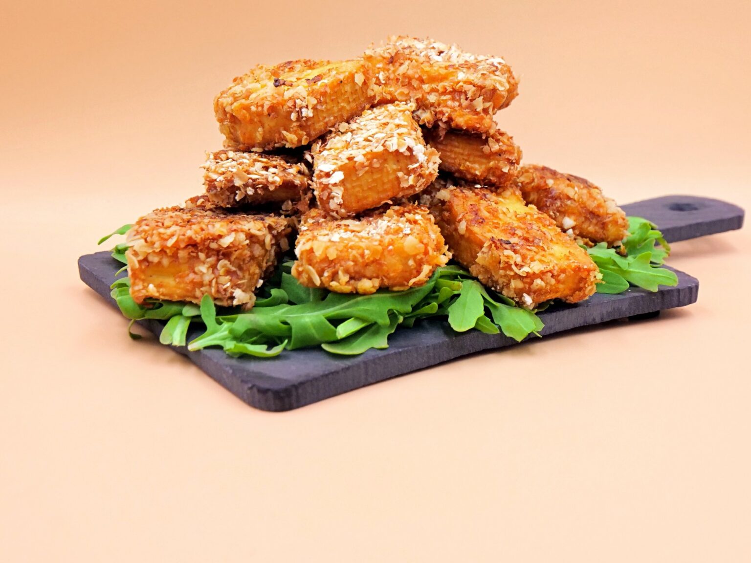 Nuggetsy z tofu w otrębach